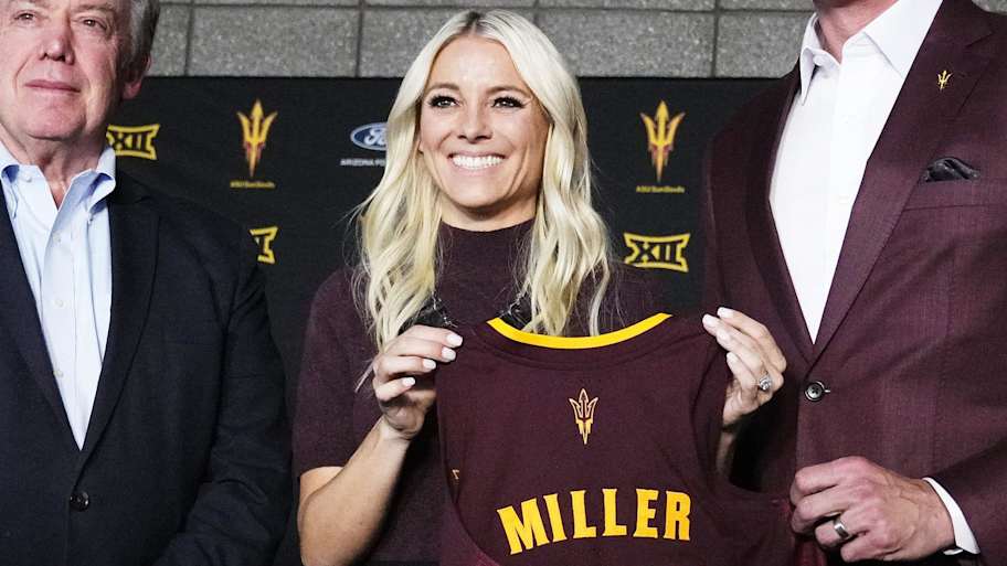 ASU cheerleaders greet Molly Miller, new Sun Devils women's basketball ...
