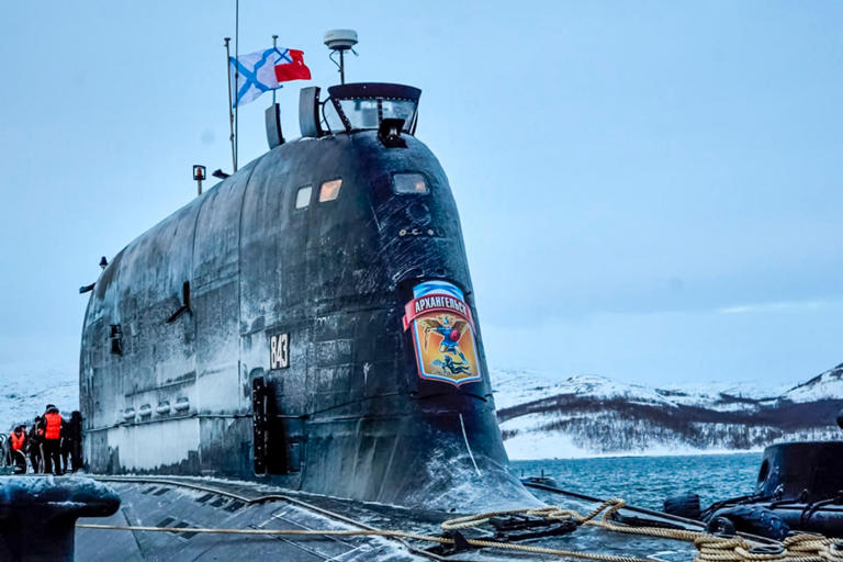 Putin launches new submarine equipped with 'unstoppable' Zircon nuclear ...