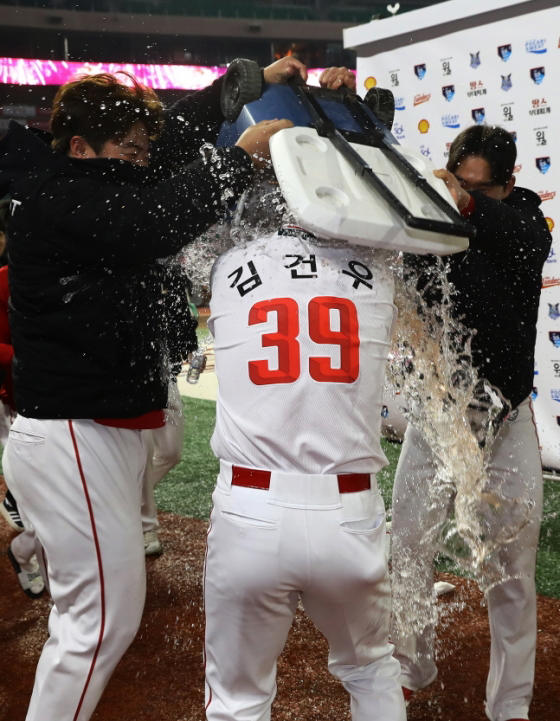 '포스트 김광현' 트레이드, SSG는 계획이 있었구나... '노히터+7K' 김건우 "5년 걸린 첫 승, 야구 인생 가장 못 잊을 날"