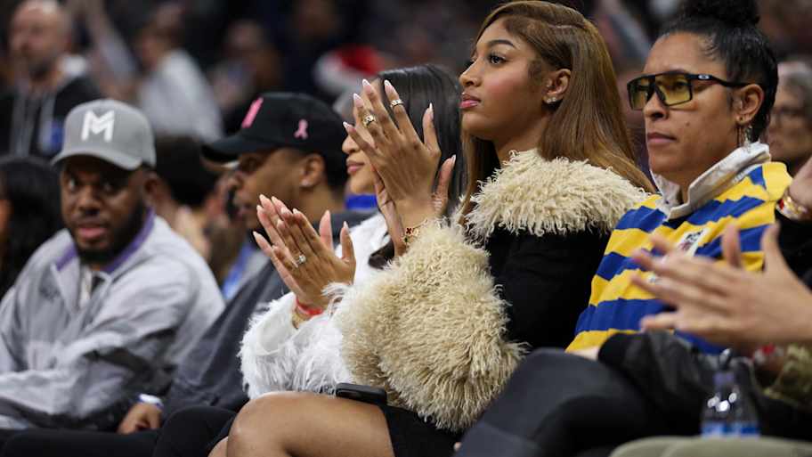 Angel Reese cheers on brother Julian, Maryland basketball in Sweet 16