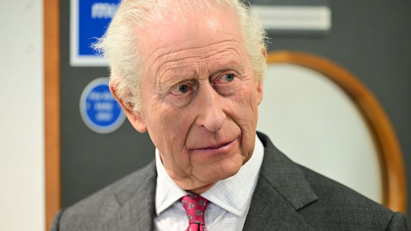 Charles III, brièvement hospitalisé après des effets secondaires liés à ...