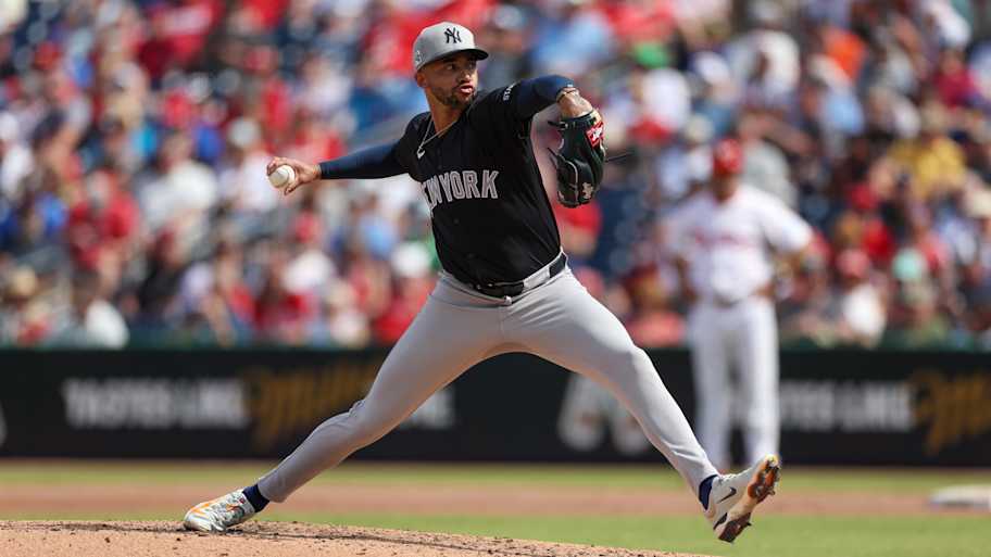 New York Yankees Fans Boo All-Star Closer Devin Williams in Team Debut