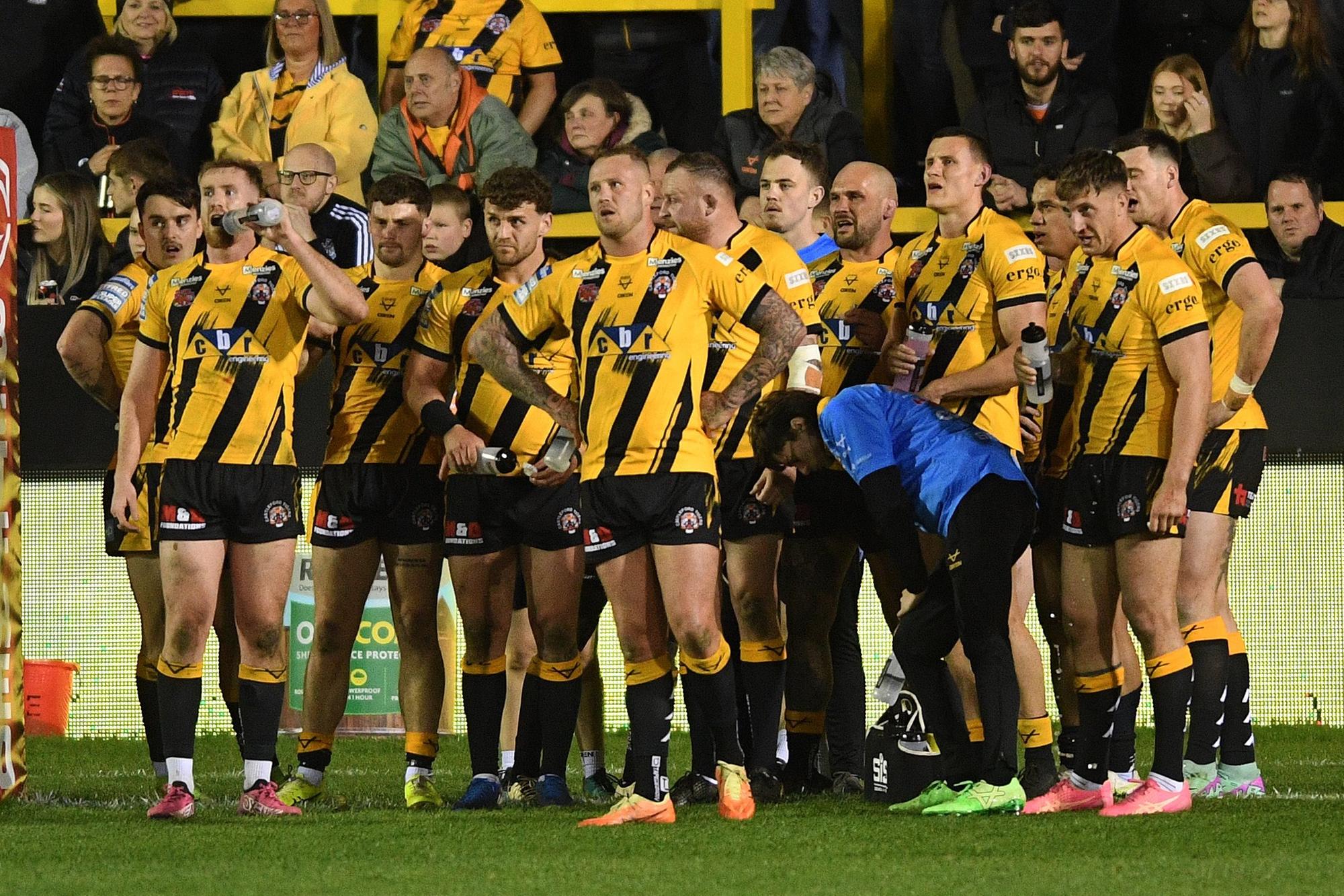 Castleford Tigers 14 Hull FC 24: Visitors show way for struggling hosts ...