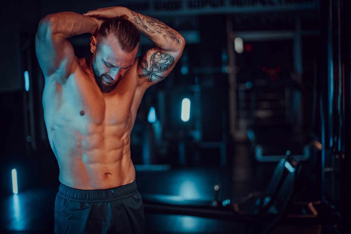 How to Do Suitcase Deadlifts to Build Core Strength and Unlock Bigger Lifts