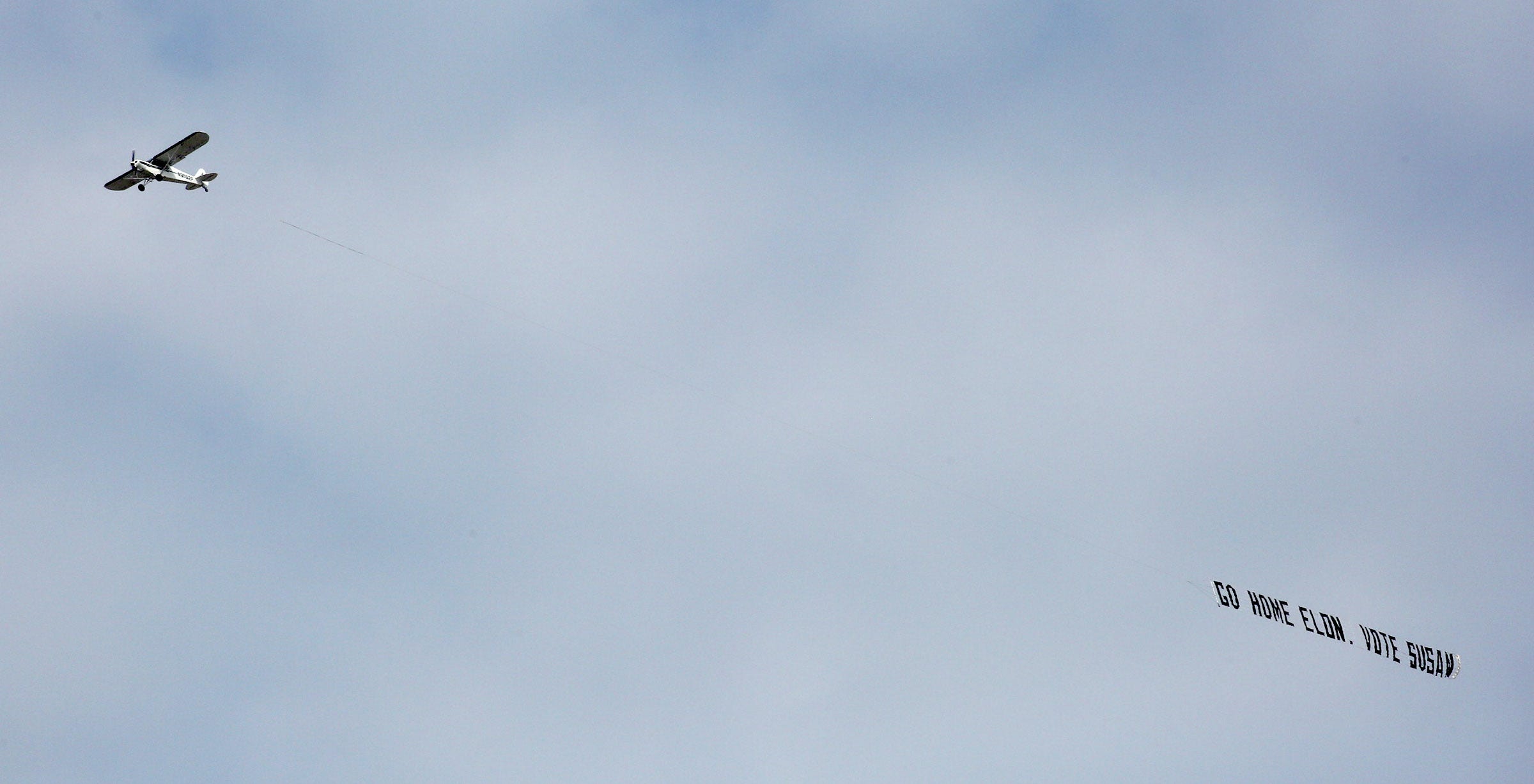 Anti-Elon Musk plane flies over Milwaukee days before high-stakes ...