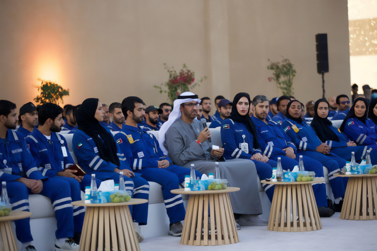 ADNOC employees welcome Sultan Al Jaber for Iftar at Habshan 5 Gas Facility