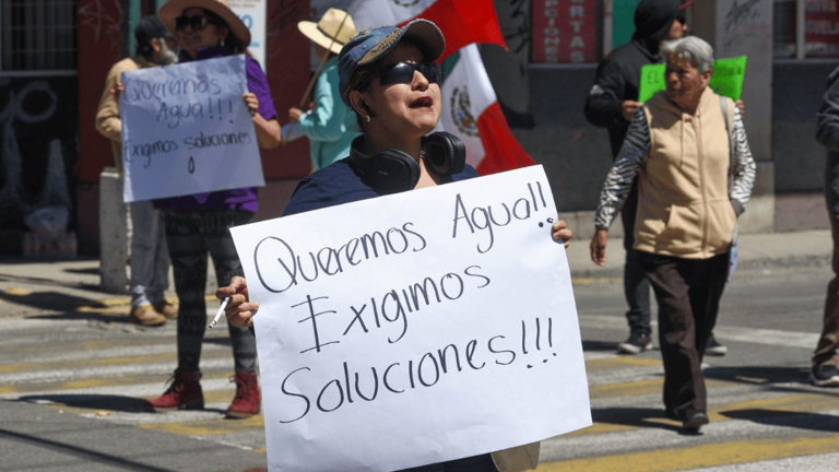 Kodak 35mm Slide Viewer review - a handy tool for sorting out your old ...