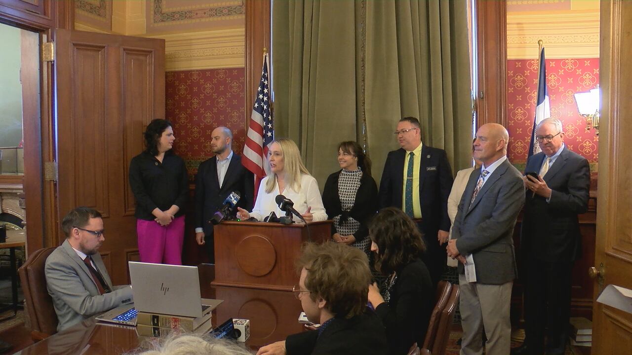Iowa House Democrats unveil their own property tax plan
