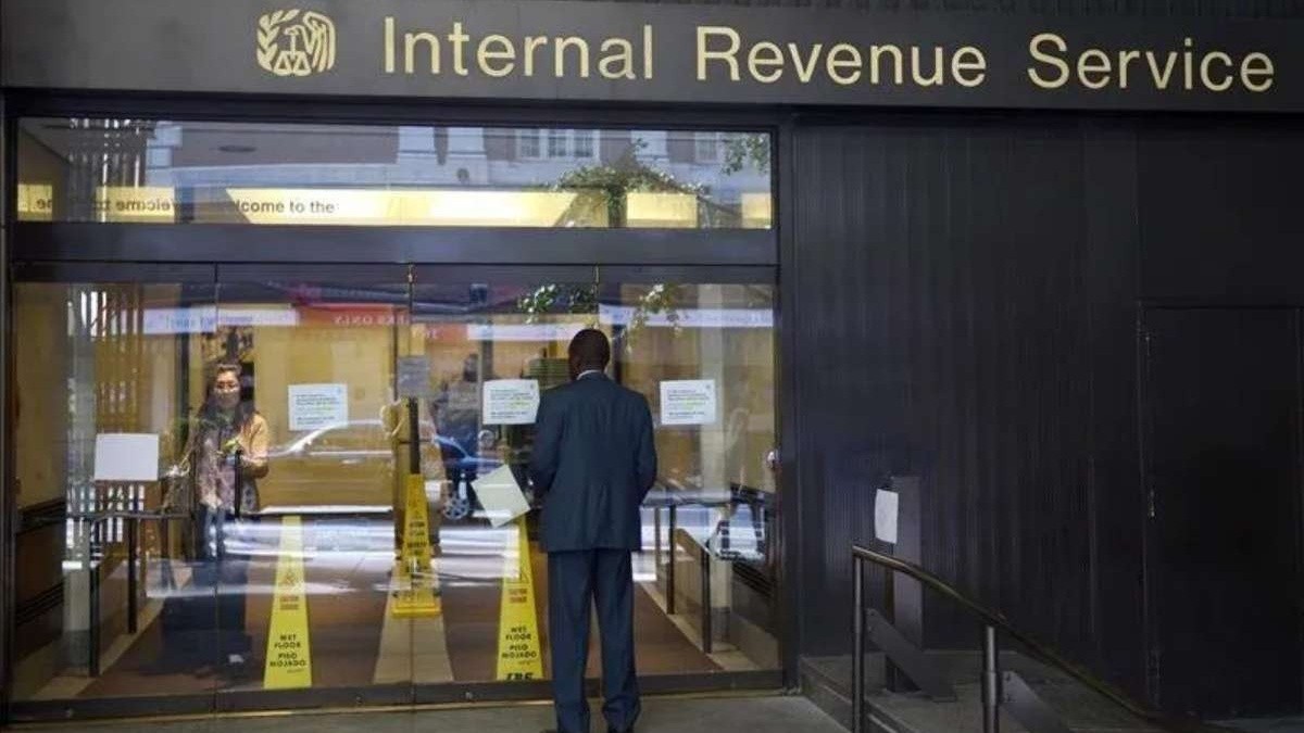 IRS Chaos: Massive DOGE layoffs shake up tax season