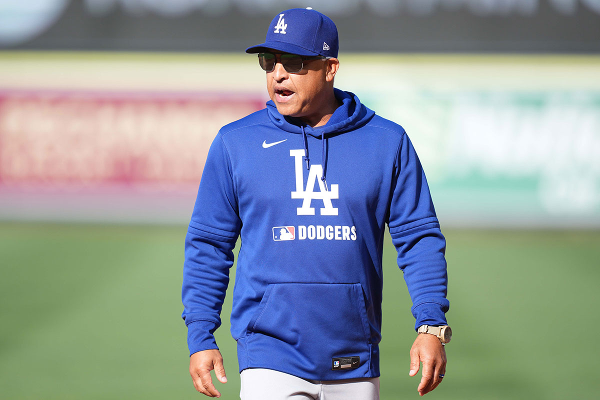 Dodgers manager Dave Roberts shakes up batting order for NLCS Game 2 vs ...