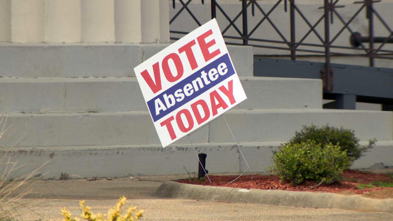 Steady stream of absentee voters cast ballots ahead of Tuesday's ...