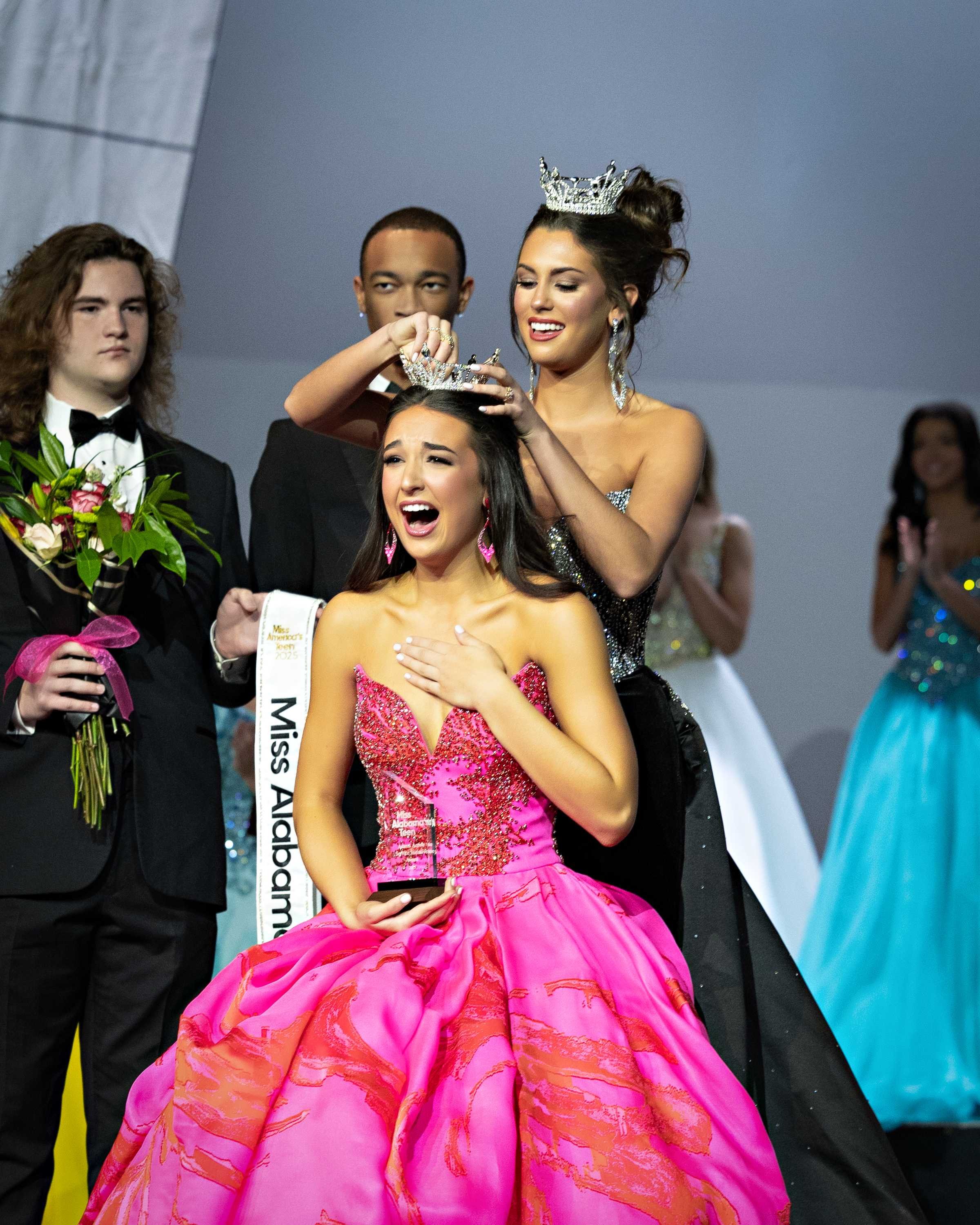 Meet the recently crowned Miss Alabama's Teen, Addison Shoemaker