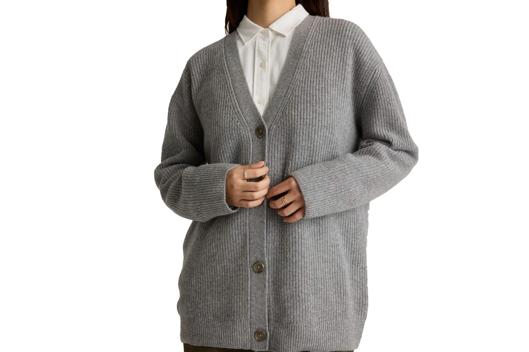Jessica Alba’s cashmere sweater is surprisingly affordable