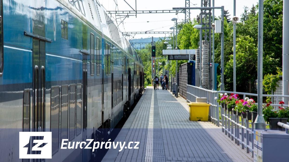 Přechod na letní čas zpozdí víkendové noční vlaky, upozorňují ČD