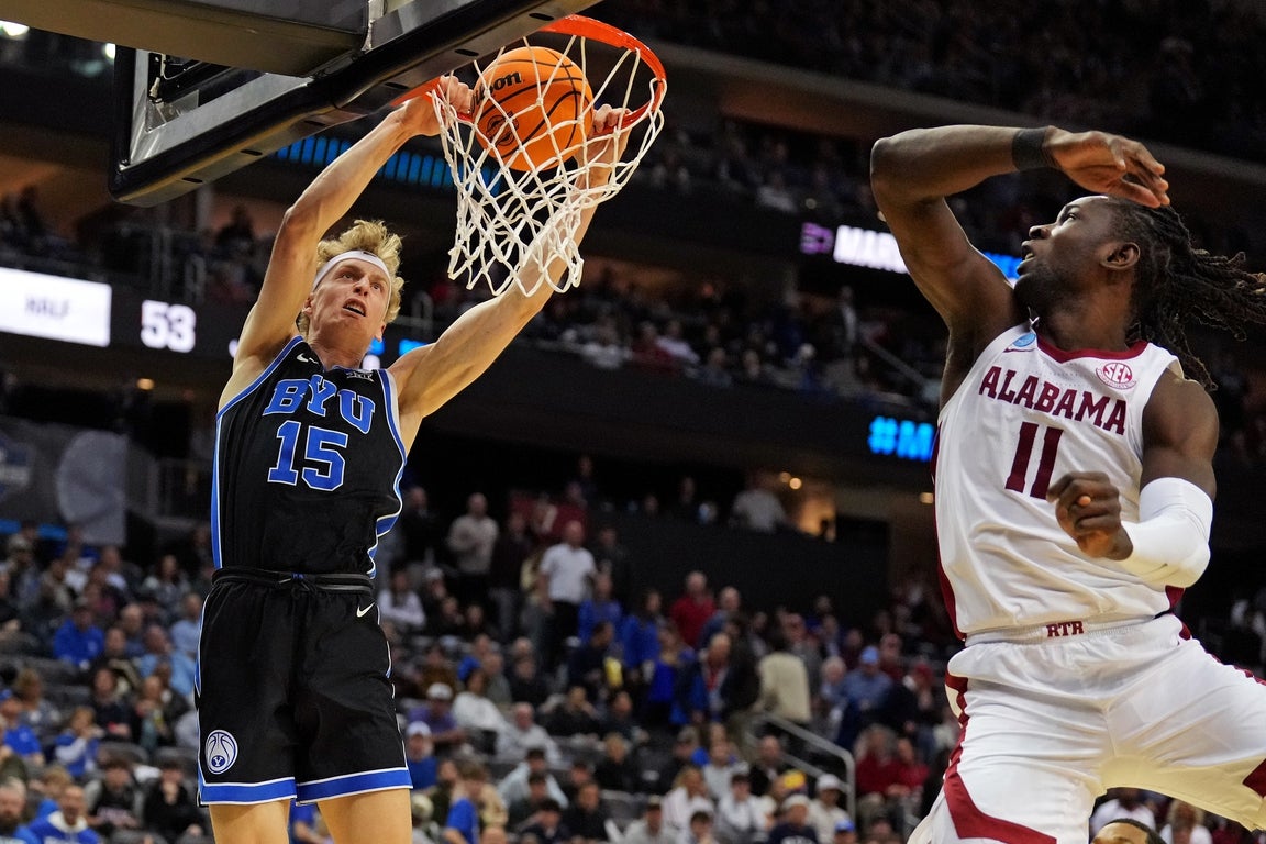 Epic photos from the men's March Madness Sweet 16