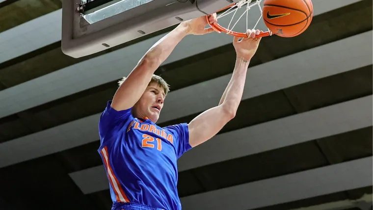 Florida Gators big man goes down with familiar injury in Sweet Sixteen ...