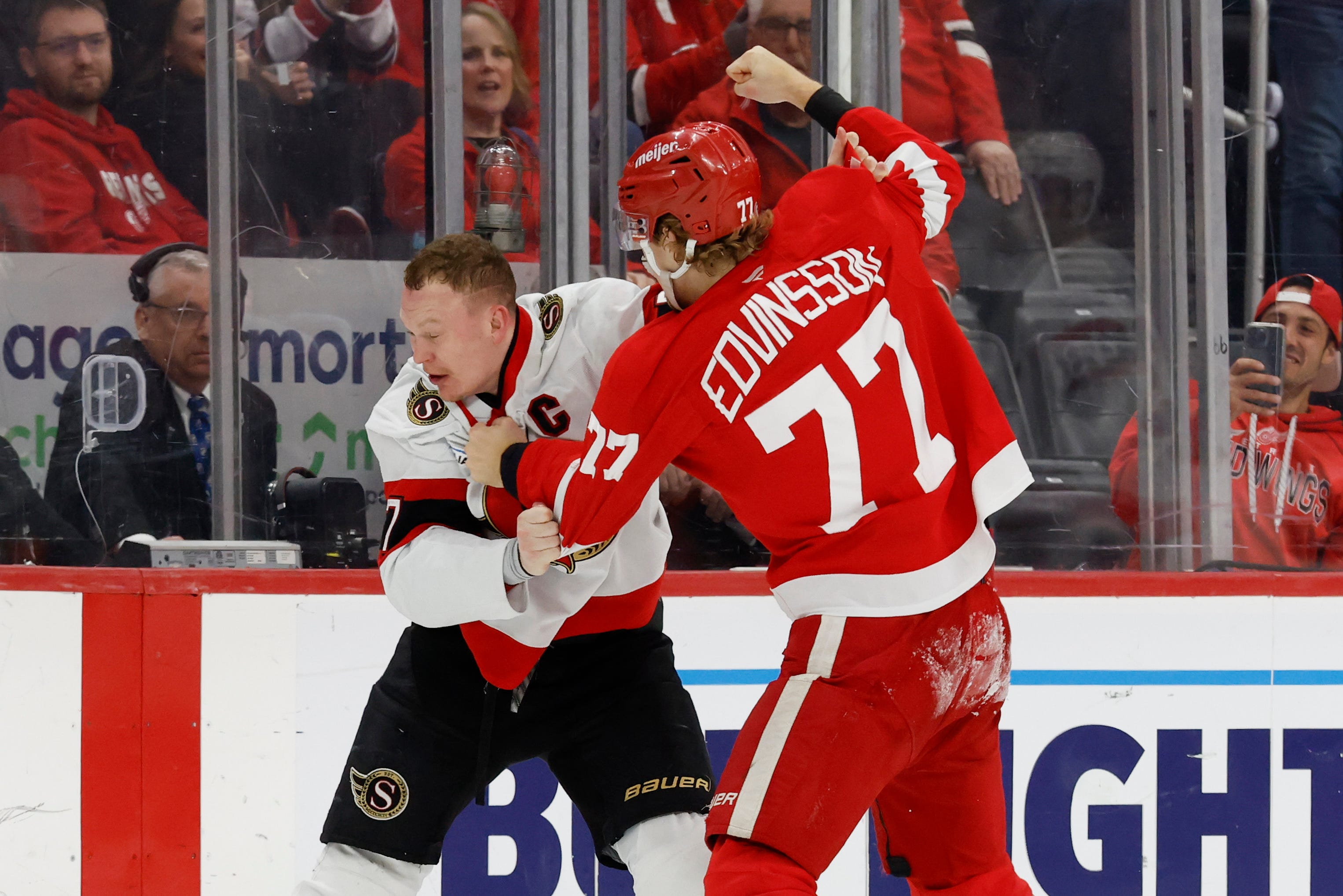 Detroit Red Wings squander chance to improve in playoff race, fall 4-3 ...