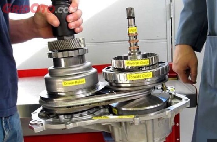 Perbandingan Transmisi Mobil Matik CVT dan Konvensional, Awet Mana?