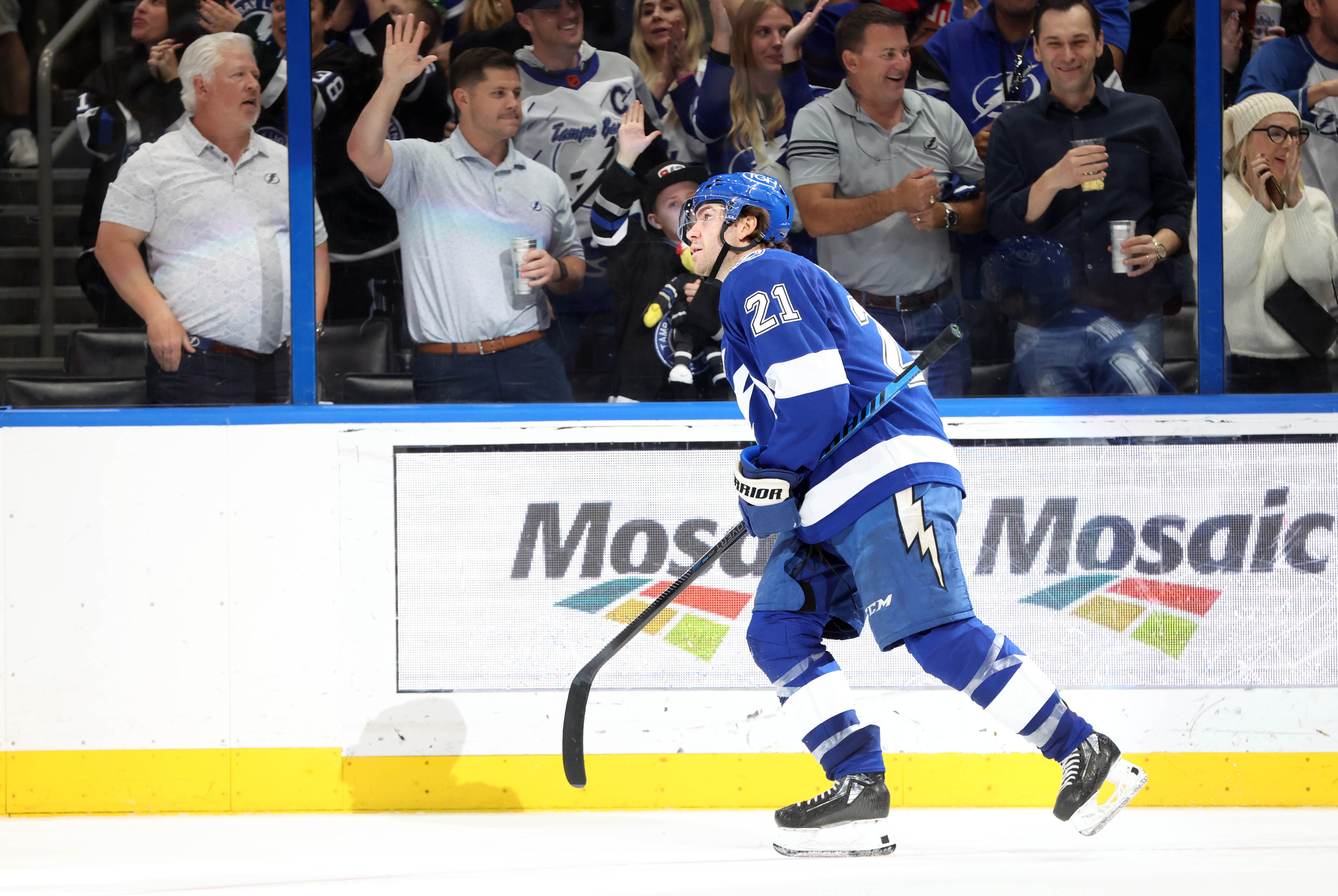 Brayden Point Reaches Career Milestone in Lightning Blowout of Utah