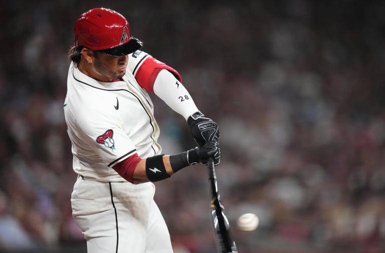 Eugenio Suarez's big night leads Arizona Diamondbacks to first win of 2025