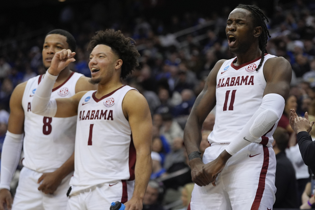 Led by Mark Sears, Alabama breaks the record for 3-pointers in a March ...