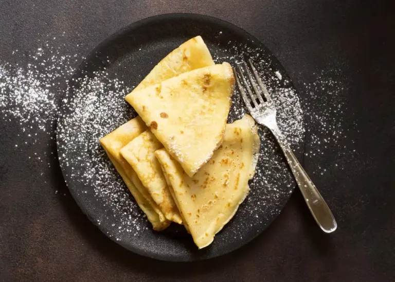 Así se hacen los crepes sin harina que se están comiendo a los clásicos