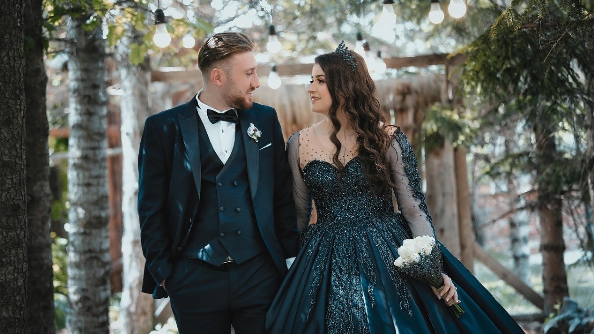 30 Love Quotes to Share with Your Husband, Girlfriend, or Crush