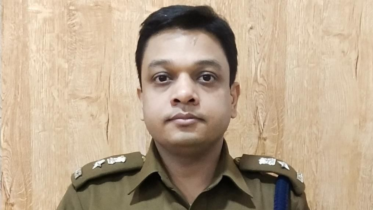 DCP Shashank Jaiswal saves road accident victim with CPR in Delhi