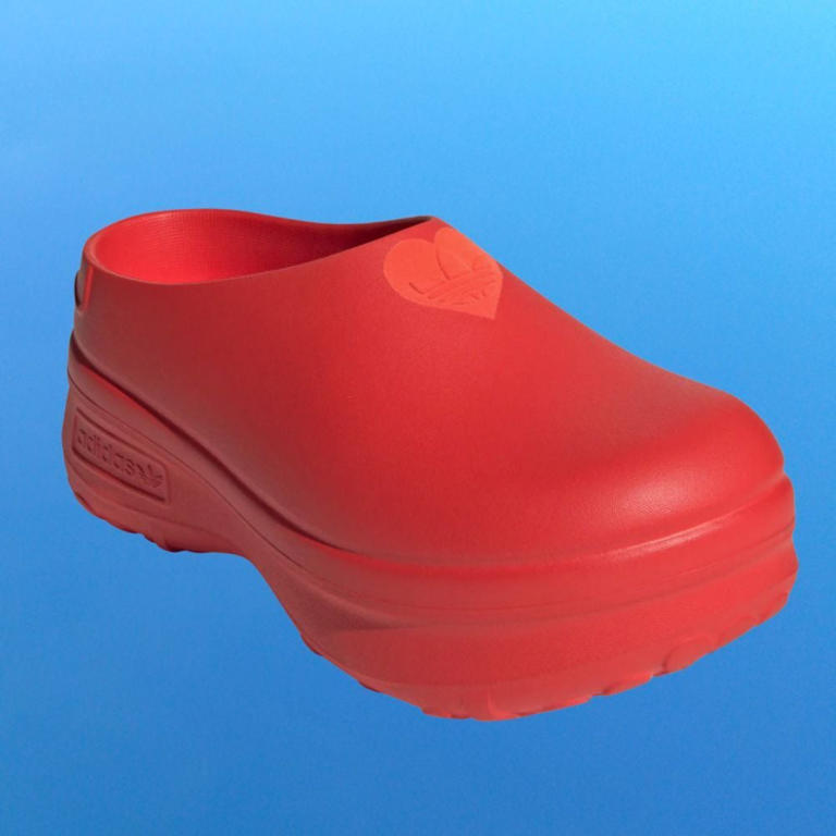 13 Cute And Comfortable Garden Clogs That Aren’t Crocs
