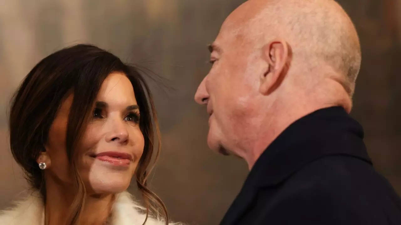 Jeff Bezos goes 'above and beyond' for fiancée Lauren Sanchez; Amazon ...