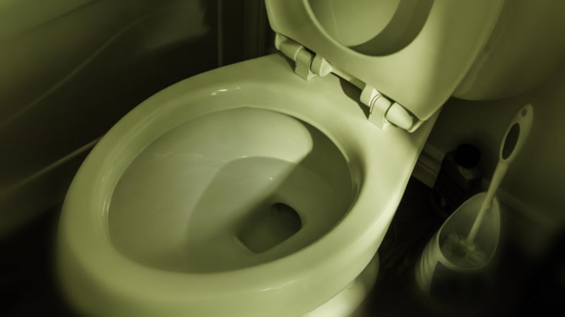 Časté noční chození na záchod? Urolog popsal, co lidem sabotuje spánek ...