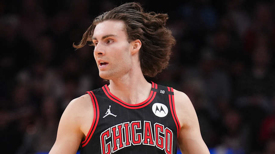 Josh Giddey Makes Bulls History vs Los Angeles Lakers