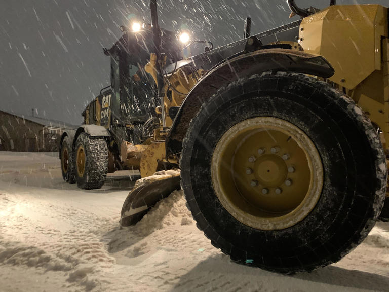 Une tempête de neige continue de toucher l’Alberta