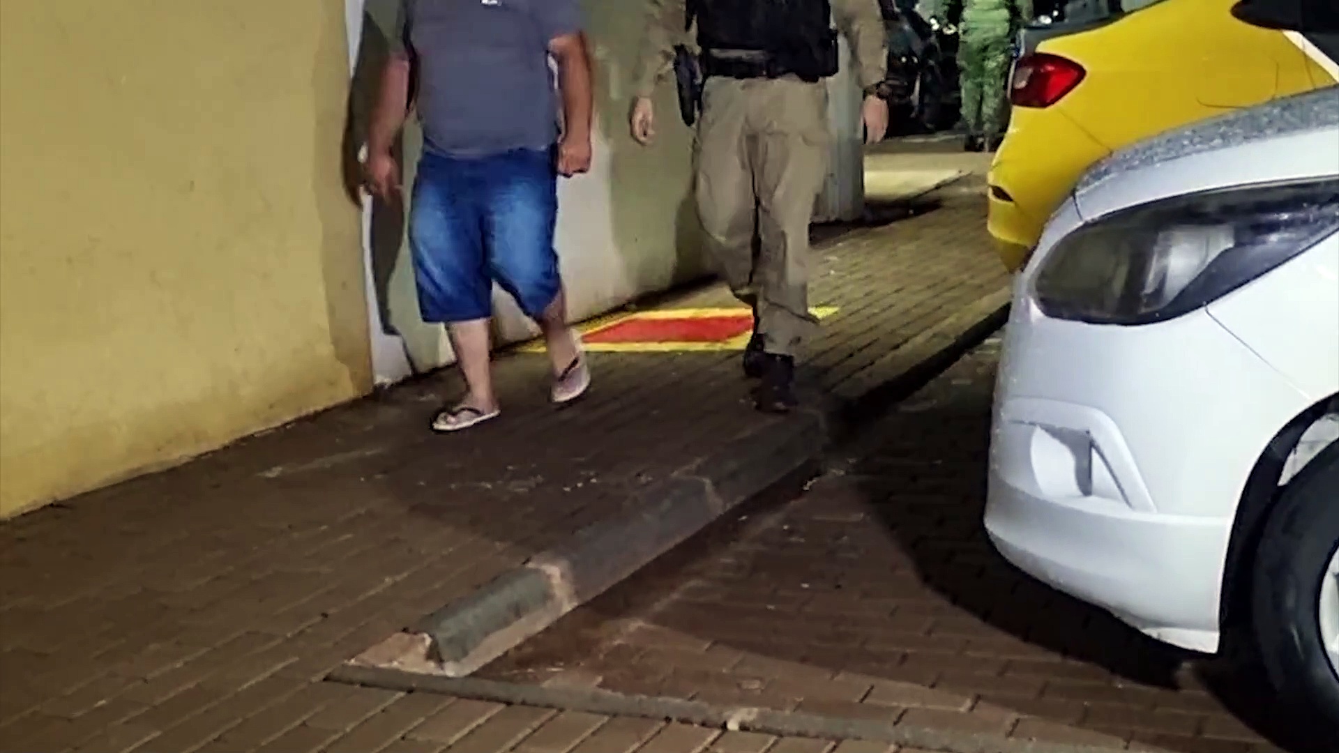 Mulher diz ter sido ameaçada de morte e jovem acaba preso pela PM