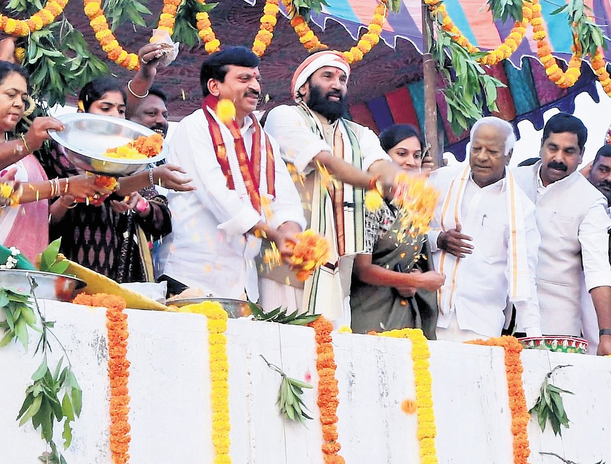 Minister Uttam Kumar Reddy inaugurates phase-III of Devadula Lift ...