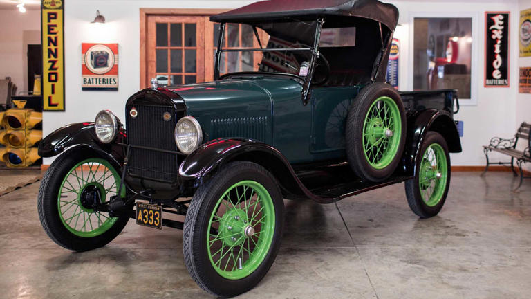 There Are Only 2 Convertible Pickup Trucks Left In America