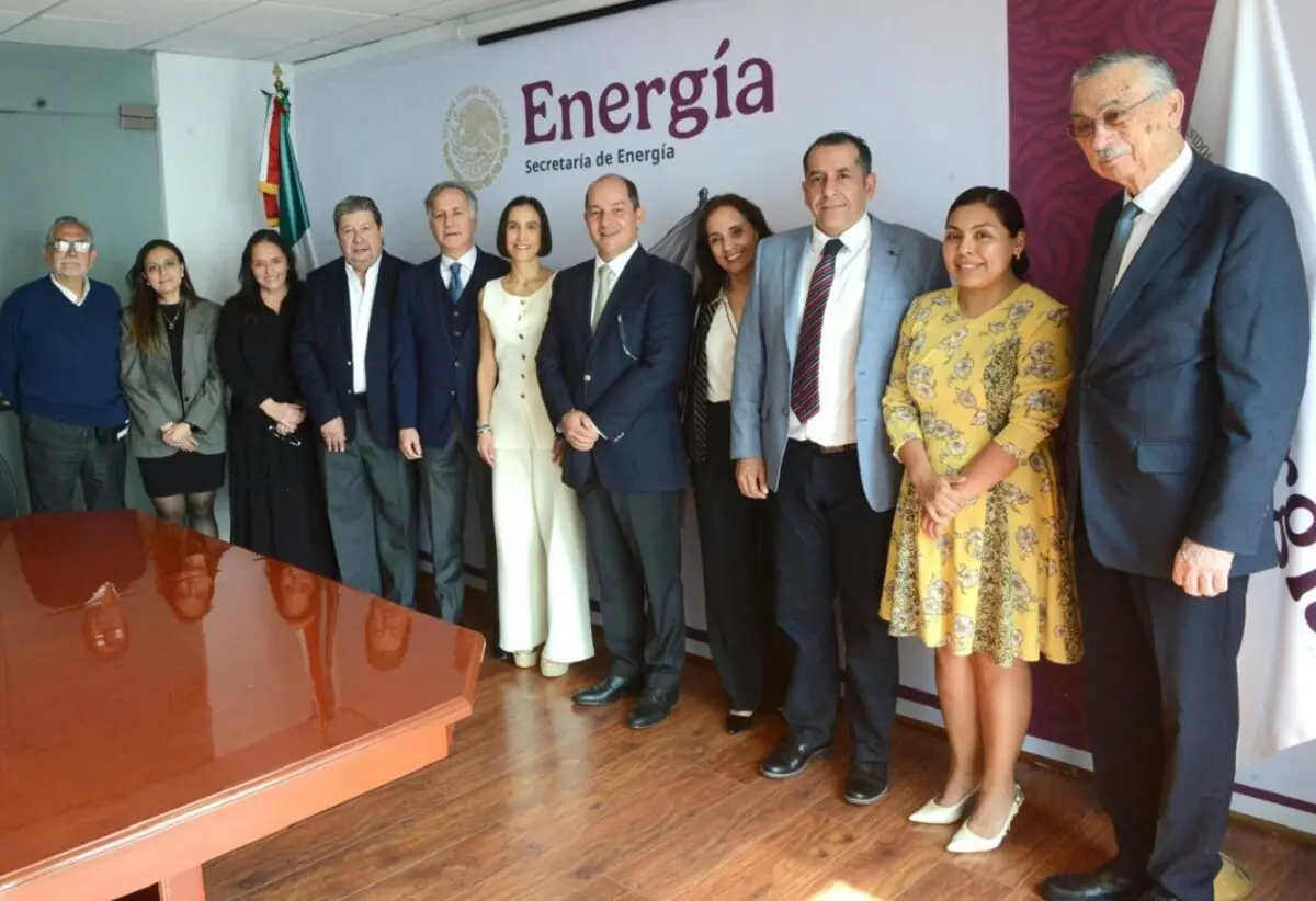 Sener y AMPIP buscan soluciones energéticas para parques