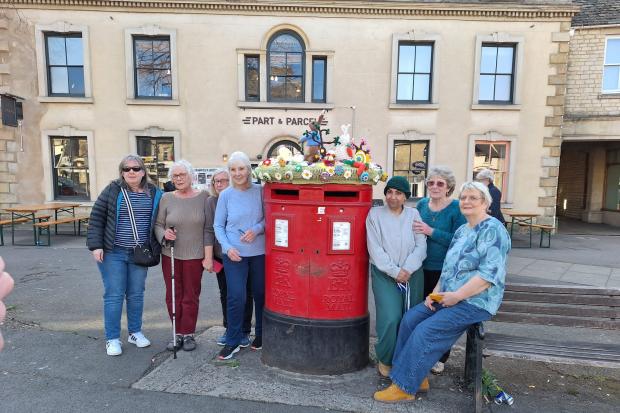 Easter-themed post box topper appears in Oxfordshire town