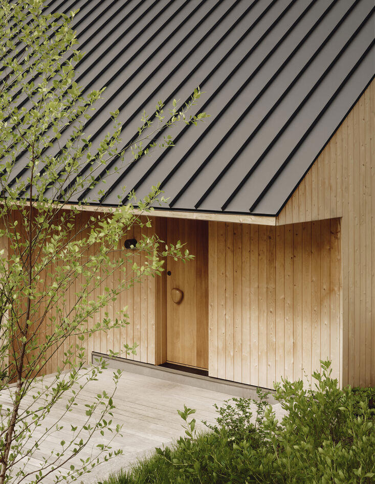 Pine Island Cottage: A Refined (and Appealingly Rough) Lake House on ...