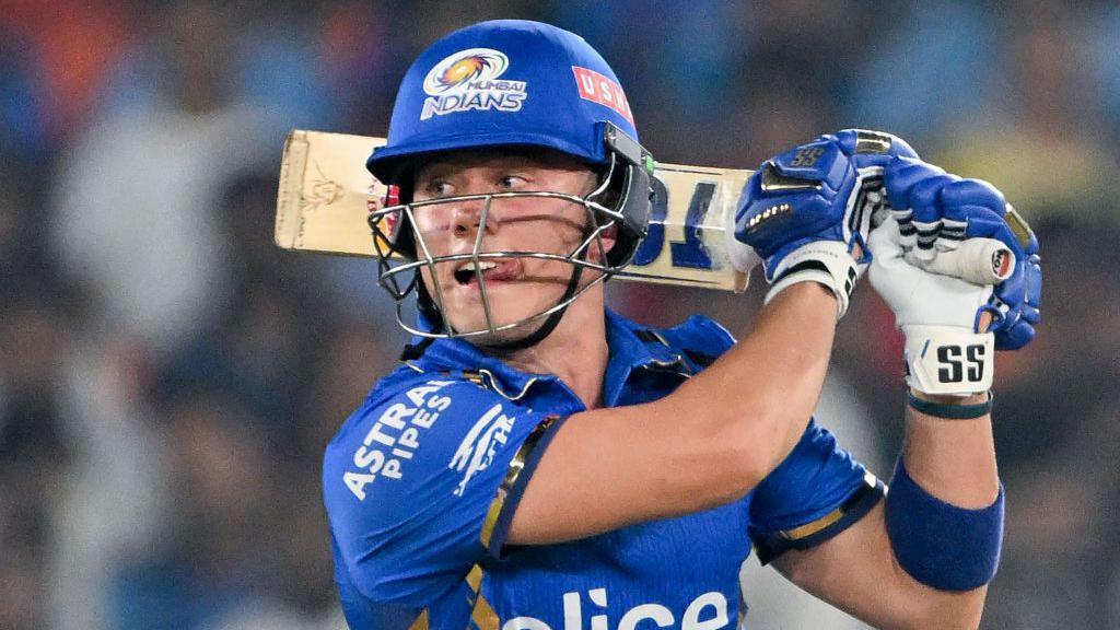 Hampshire sign South African batter Brevis