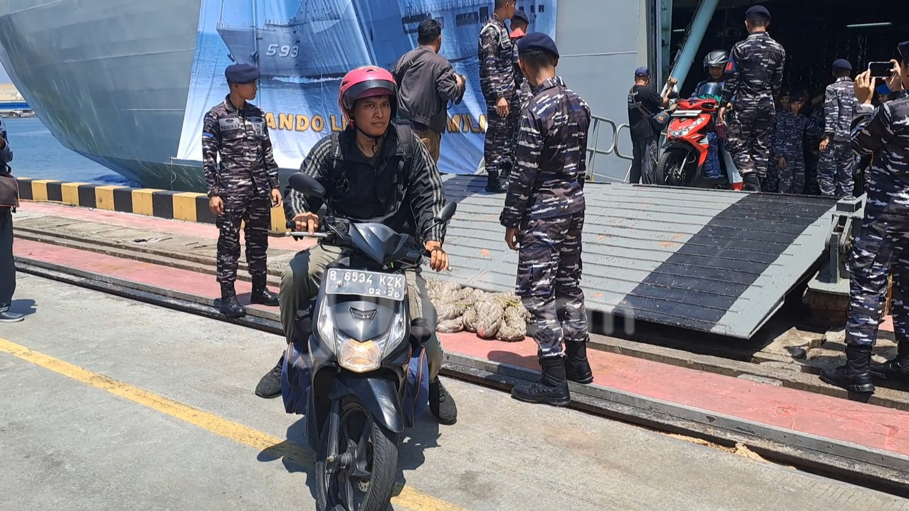 Mudik Gratis Naik Kapal Perang, 1.100 Pemudik dari Jakarta Tiba di Semarang