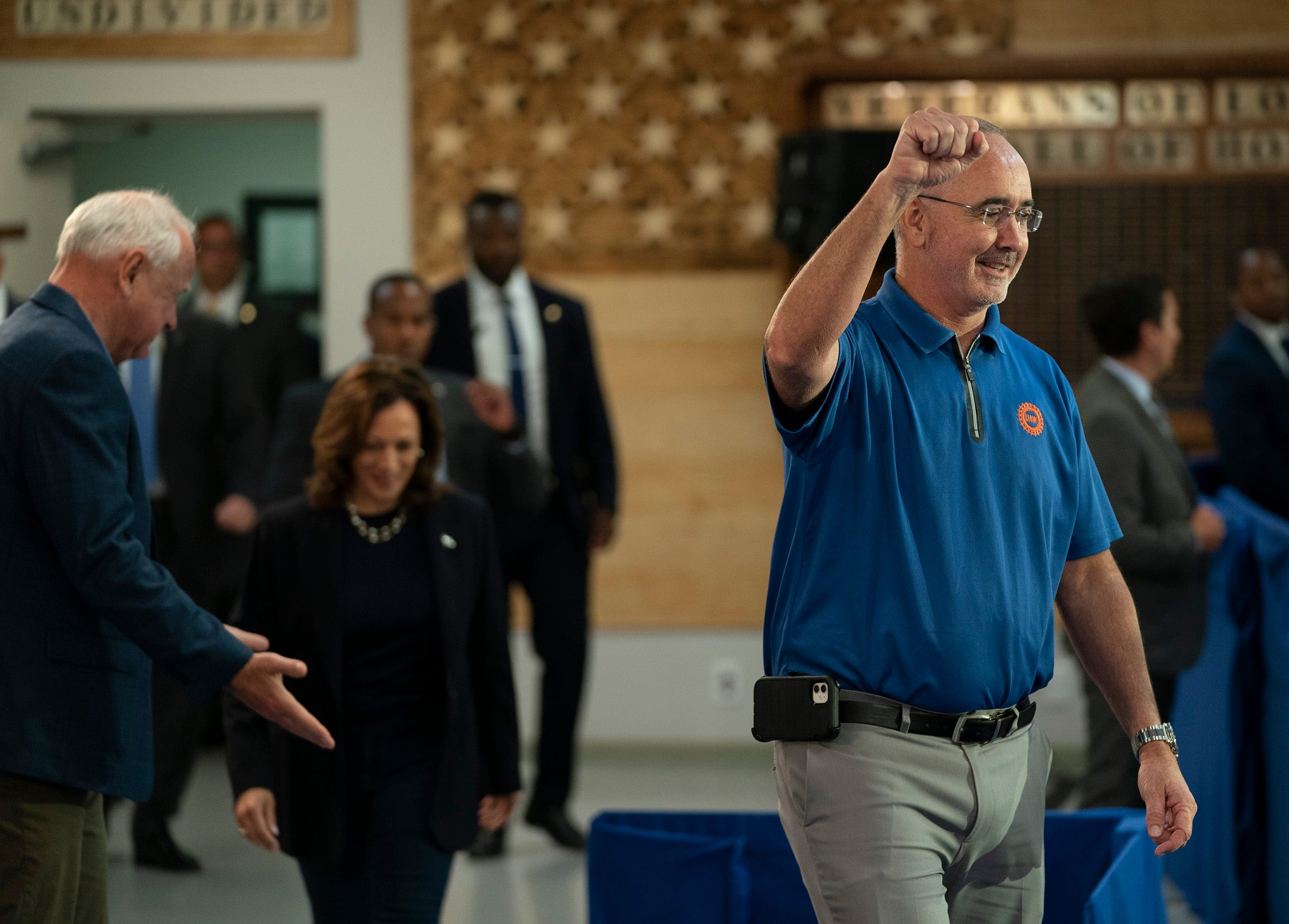 Called a 'scab' during the campaign, Donald Trump wins UAW backing on ...