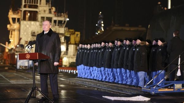 Putin lässt Atom-U-Boot mit Hyperschallraketen zu Wasser