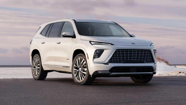 The Three-Row Luxury SUV That's A Dealer Lot Fixture — And Now Costs ...