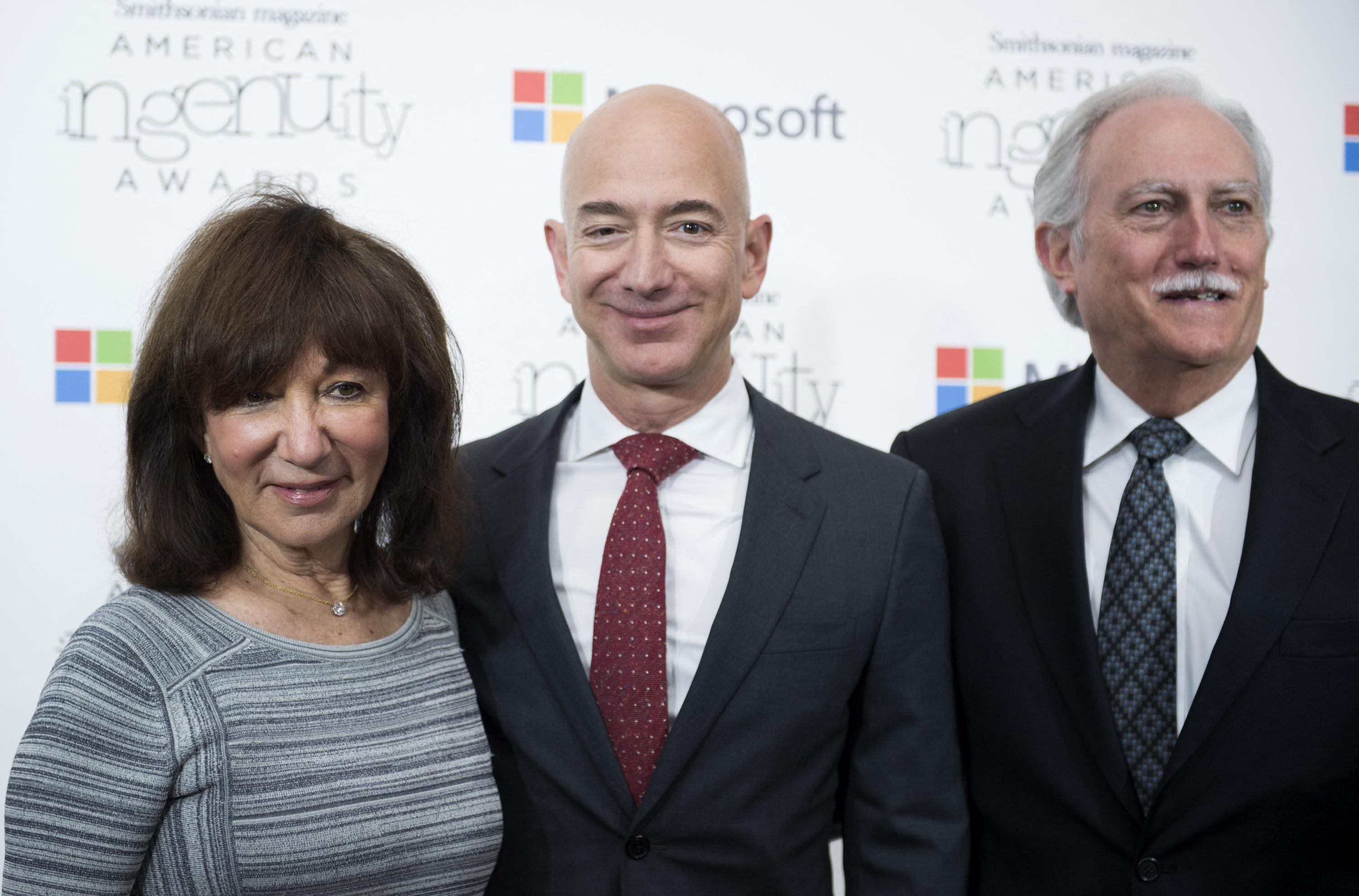 Les parents de Jeff Bezos annoncent un don historique de 500 millions ...