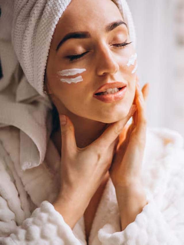 Prevent Neck wrinkles naturally: 6 daily habits you need now