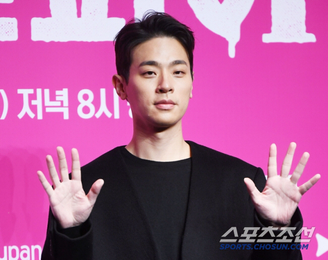 Park Jung-min's first zombie movie challenge Nutopia, a work that will ...