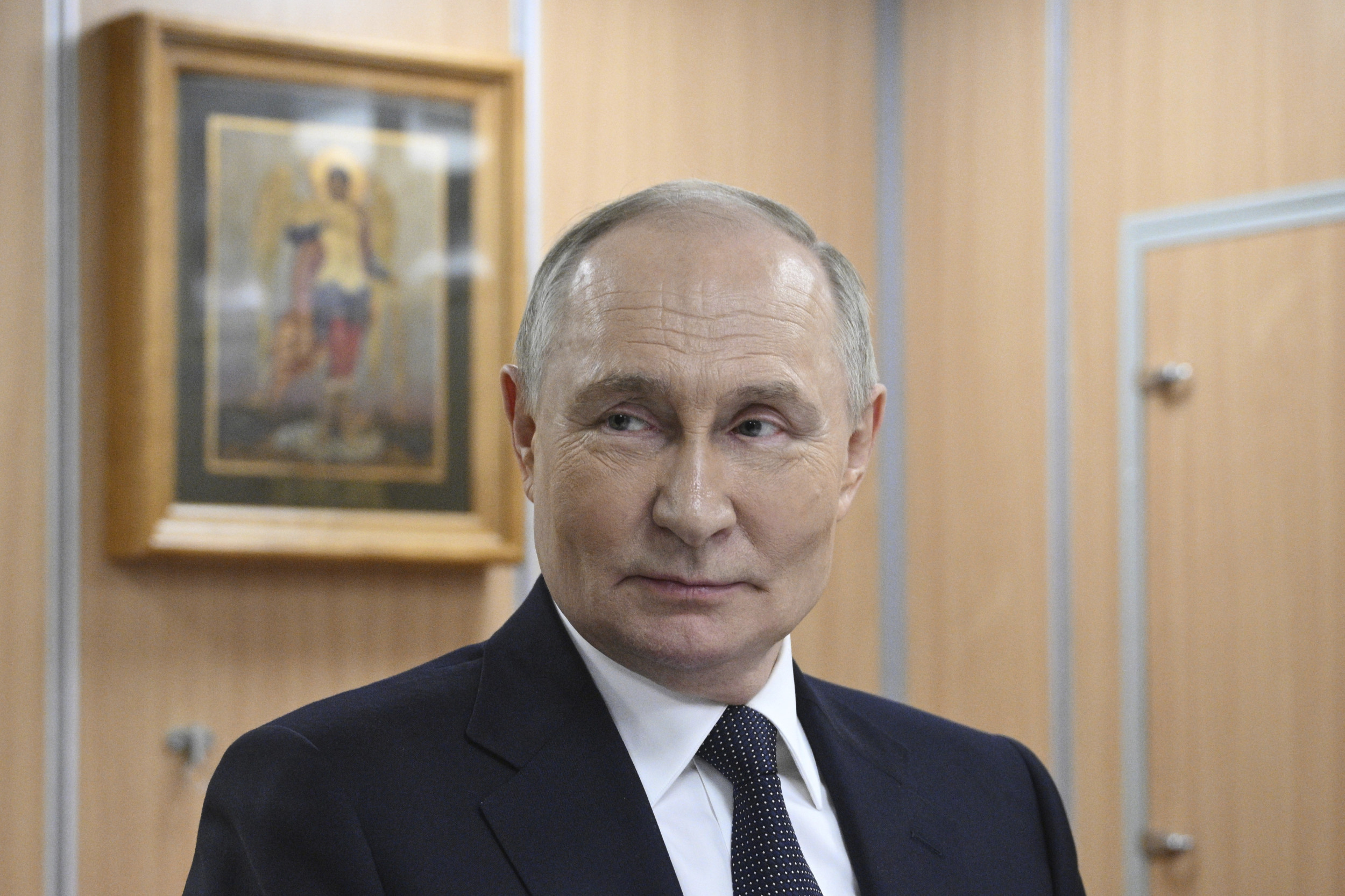 Washington Reacts to Putin's Idea of US-Led Transition Government in Kyiv