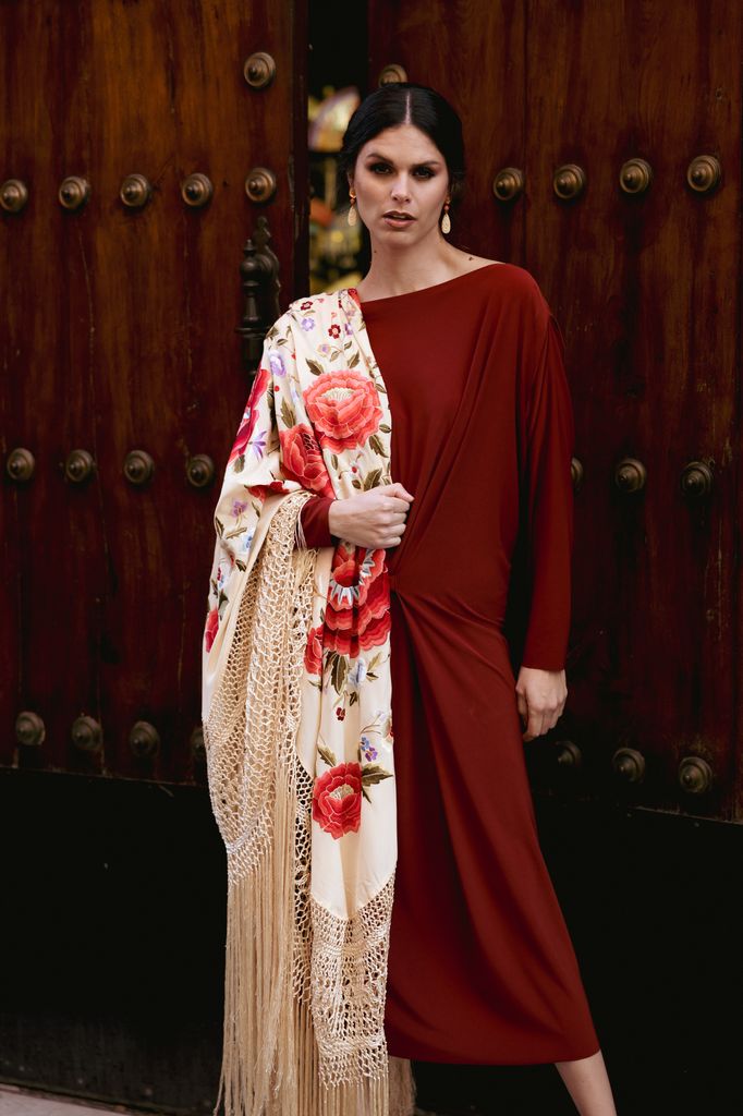 Guía para escoger un mantón de Manila, el complemento de invitada que ...