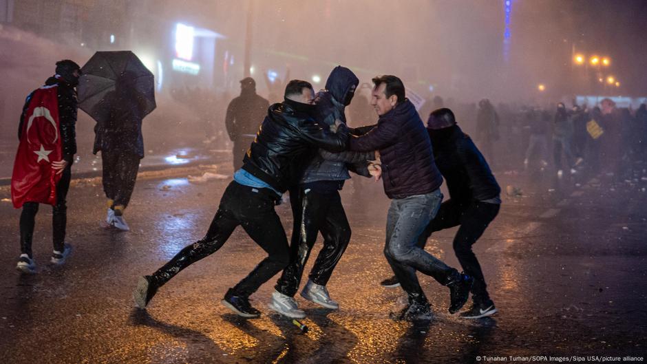 Imamoglu's lawyer detained amid ongoing protests in Turkey